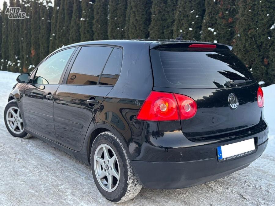 Melns Volkswagen Golf 2006 Kauņa, ar dzinēja tilpumu 1.90 L un nobraukumu 350 tūkst. km par 2350 €, foto 3 vietnē AUTOMOTO.COM.LV
