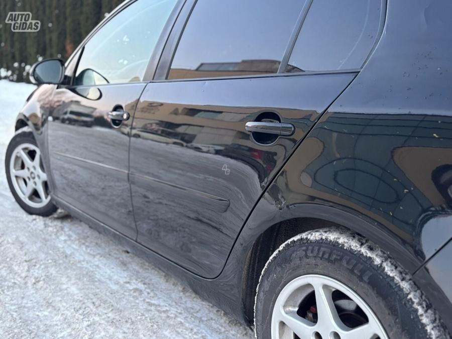 Melns Volkswagen Golf 2006 Kauņa, ar dzinēja tilpumu 1.90 L un nobraukumu 350 tūkst. km par 2350 €, foto 9 vietnē AUTOMOTO.COM.LV