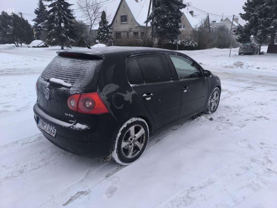 Black Volkswagen Golf 2006 in Kaunas, with an engine capacity of 1.60 L and mileage of 195 thousand km for 1850 €, photo 8 on AUTOMOTO.COM.LV