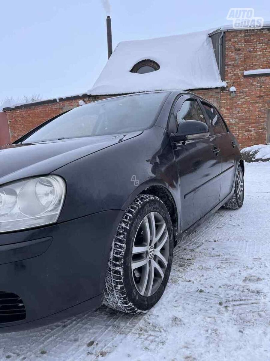 Black Volkswagen Golf 2006 in Siauliai, with an engine capacity of 1.90 L and mileage of 311 thousand km for 2200 €, photo 2 on AUTOMOTO.COM.LV