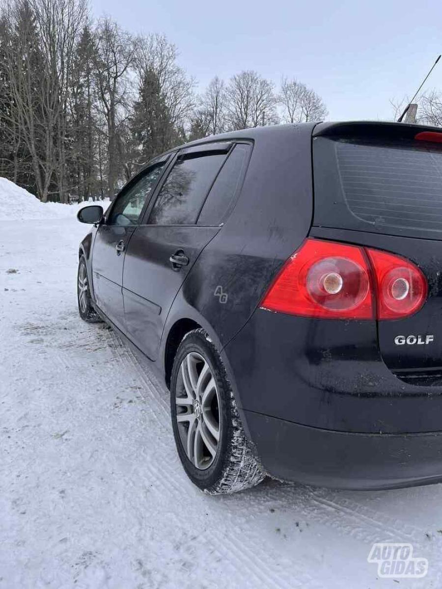 Black Volkswagen Golf 2006 in Siauliai, with an engine capacity of 1.90 L and mileage of 311 thousand km for 2200 €, photo 4 on AUTOMOTO.COM.LV