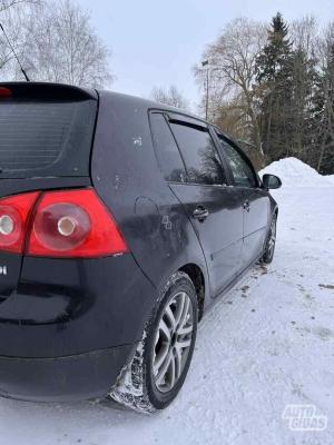 Black Volkswagen Golf 2006 in Siauliai, with an engine capacity of 1.90 L and mileage of 311 thousand km for 2200 €, photo 6 on AUTOMOTO.COM.LV