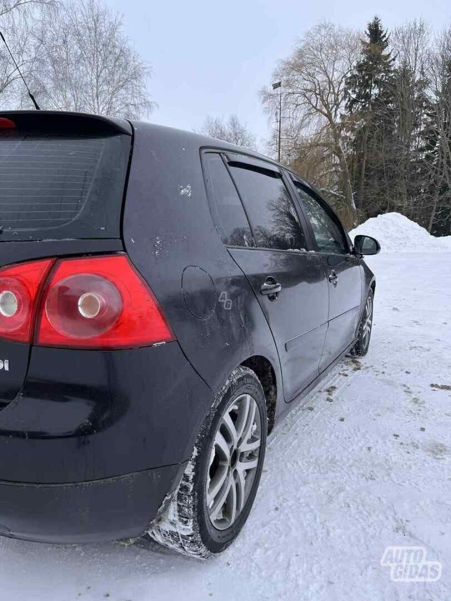 Black Volkswagen Golf 2006 in Siauliai, with an engine capacity of 1.90 L and mileage of 311 thousand km for 2200 €, photo 6 on AUTOMOTO.COM.LV