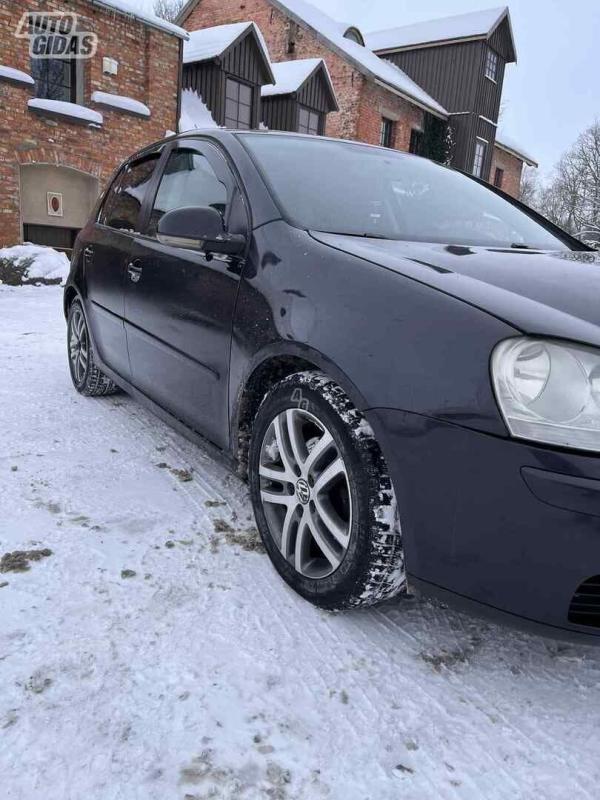 Melns Volkswagen Golf 2006 Šauļi, ar dzinēja tilpumu 1.90 L un nobraukumu 311 tūkst. km par 2200 €, foto 8 vietnē AUTOMOTO.COM.LV