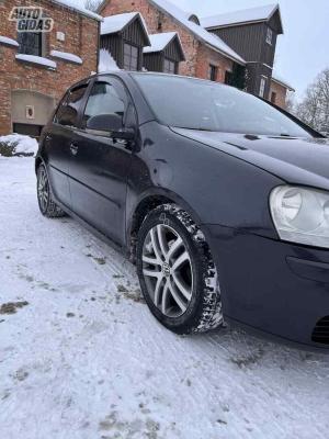 Black Volkswagen Golf 2006 in Siauliai, with an engine capacity of 1.90 L and mileage of 311 thousand km for 2200 €, photo 8 on AUTOMOTO.COM.LV