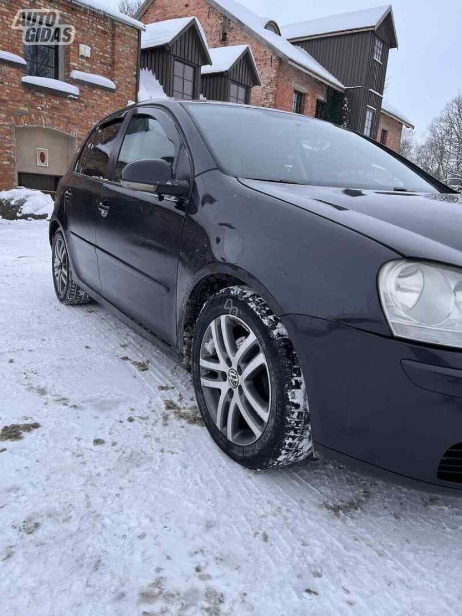 Black Volkswagen Golf 2006 in Siauliai, with an engine capacity of 1.90 L and mileage of 311 thousand km for 2200 €, photo 8 on AUTOMOTO.COM.LV