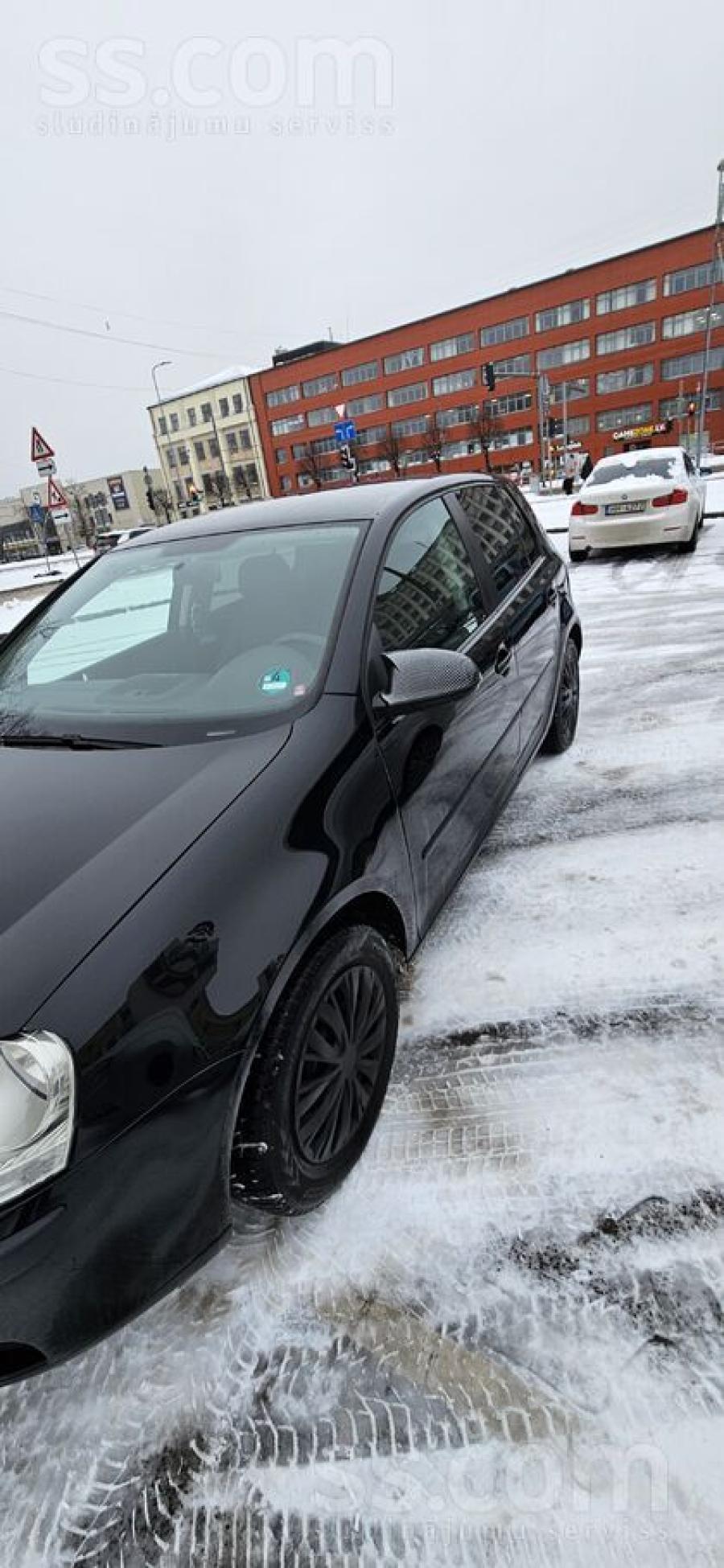 Melns Volkswagen Golf 2006 Rīga, ar dzinēja tilpumu 1.40 L un nobraukumu 194 tūkst. km par 1600 €, foto 2 vietnē AUTOMOTO.COM.LV
