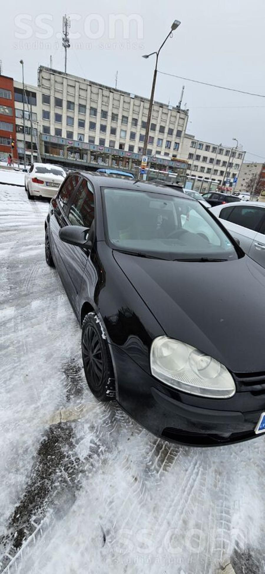 Melns Volkswagen Golf 2006 Rīga, ar dzinēja tilpumu 1.40 L un nobraukumu 194 tūkst. km par 1600 €, foto 3 vietnē AUTOMOTO.COM.LV