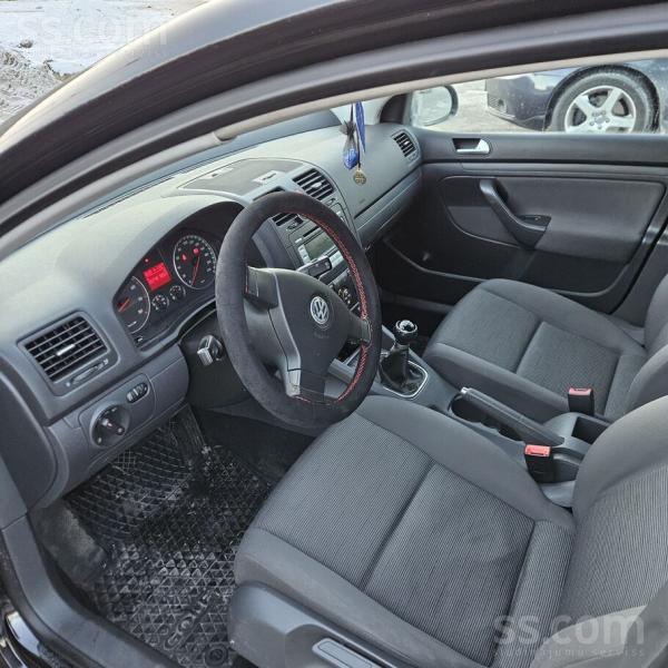 Melns Volkswagen Golf 2006 Rīga, ar dzinēja tilpumu 1.40 L un nobraukumu 194 tūkst. km par 1600 €, foto 9 vietnē AUTOMOTO.COM.LV