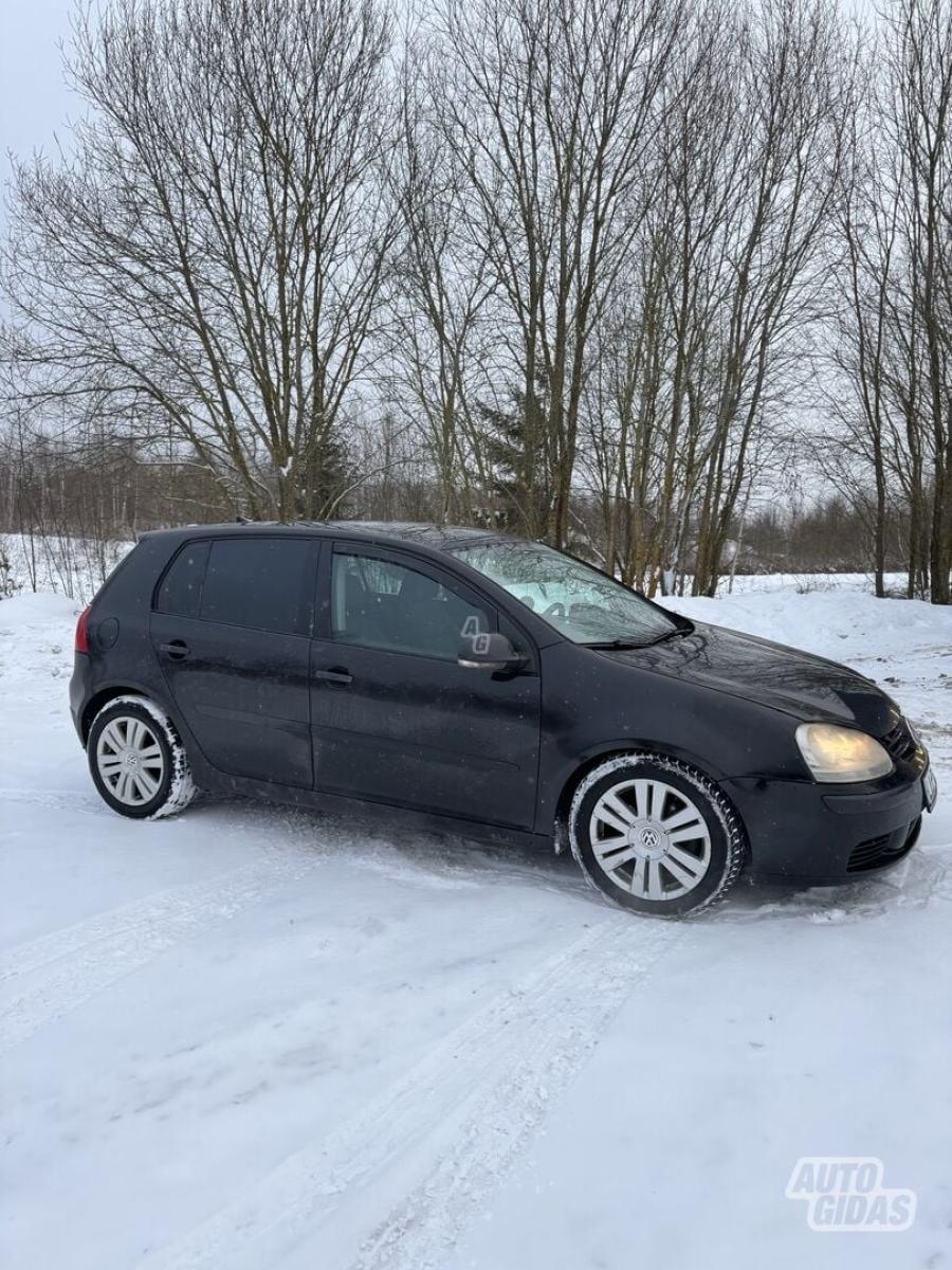 Black Volkswagen Golf 2006 in Vilnius, with an engine capacity of 1.90 L and mileage of 300 thousand km for 1099 €, photo 2 on AUTOMOTO.COM.LV
