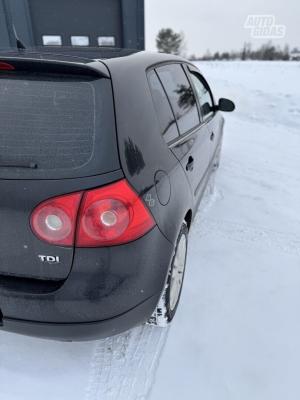Black Volkswagen Golf 2006 in Vilnius, with an engine capacity of 1.90 L and mileage of 300 thousand km for 1099 €, photo 3 on AUTOMOTO.COM.LV