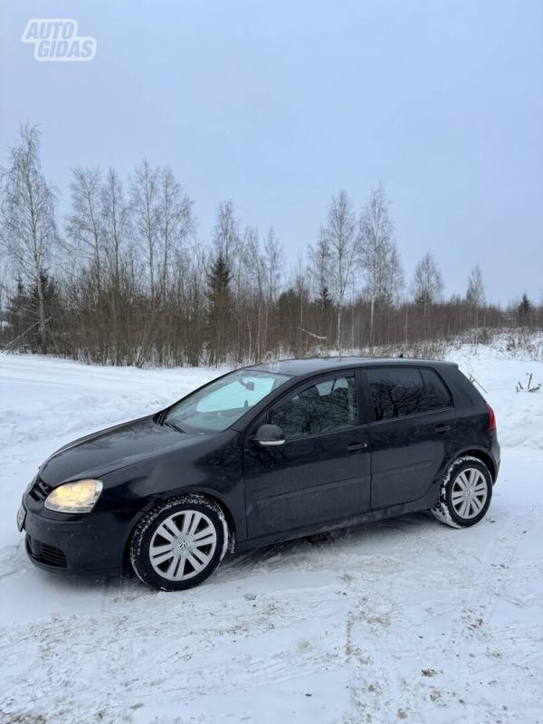 Melns Volkswagen Golf 2006 Viļņa, ar dzinēja tilpumu 1.90 L un nobraukumu 300 tūkst. km par 1099 €, foto 4 vietnē AUTOMOTO.COM.LV
