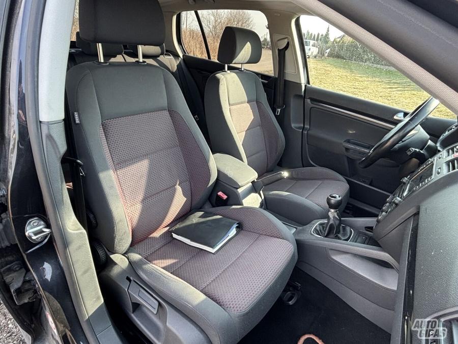 Black Volkswagen Golf 2006 in Kaunas, with an engine capacity of 1.40 L and mileage of 224 thousand km for 2650 €, photo 12 on AUTOMOTO.COM.LV