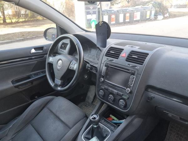 Melns Volkswagen Golf 2006 Kauņa, ar dzinēja tilpumu 1.90 L un nobraukumu 350 tūkst. km par 800 €, foto 5 vietnē AUTOMOTO.COM.LV