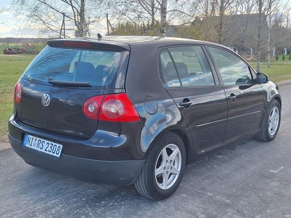 Melns Volkswagen Golf 2006 Mažeikiai, ar dzinēja tilpumu 2.00 L un nobraukumu 2229 tūkst. km par 2750 €, foto 9 vietnē AUTOMOTO.COM.LV