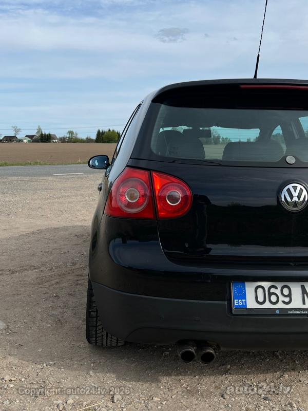 Melns Volkswagen Golf 2006 Tallina, ar dzinēja tilpumu 2.00 L un nobraukumu 290 tūkst. km par 4500 €, foto 3 vietnē AUTOMOTO.COM.LV