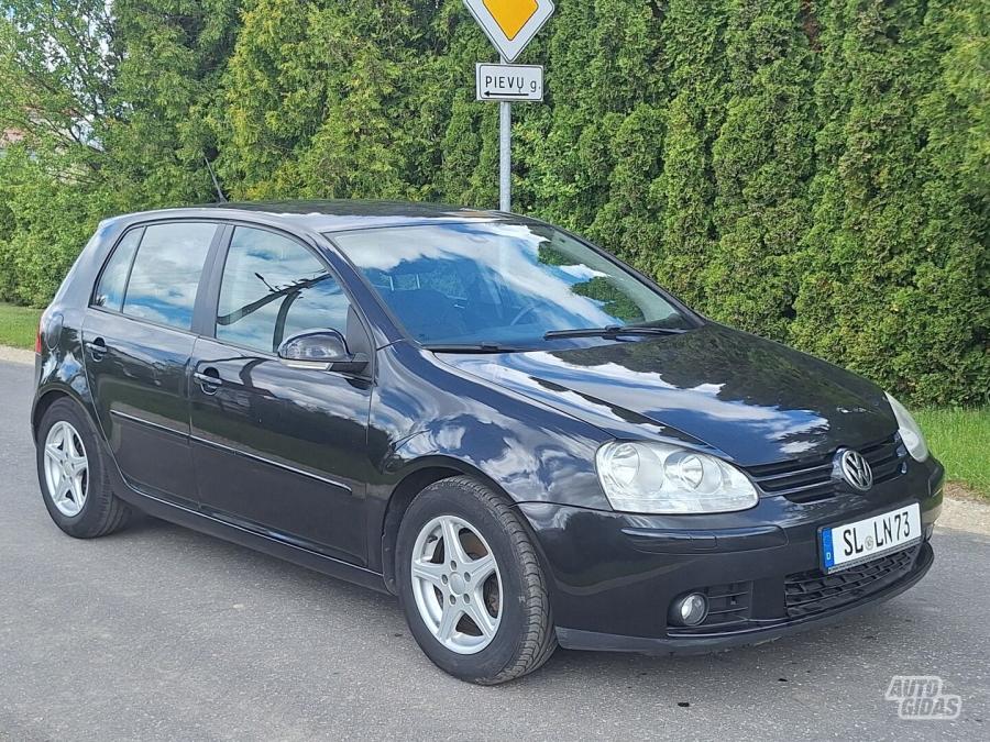 Black Volkswagen Golf 2006 in Mazeikiai, with an engine capacity of 2.00 L and mileage of 223 thousand km for 2750 €, photo 3 on AUTOMOTO.COM.LV