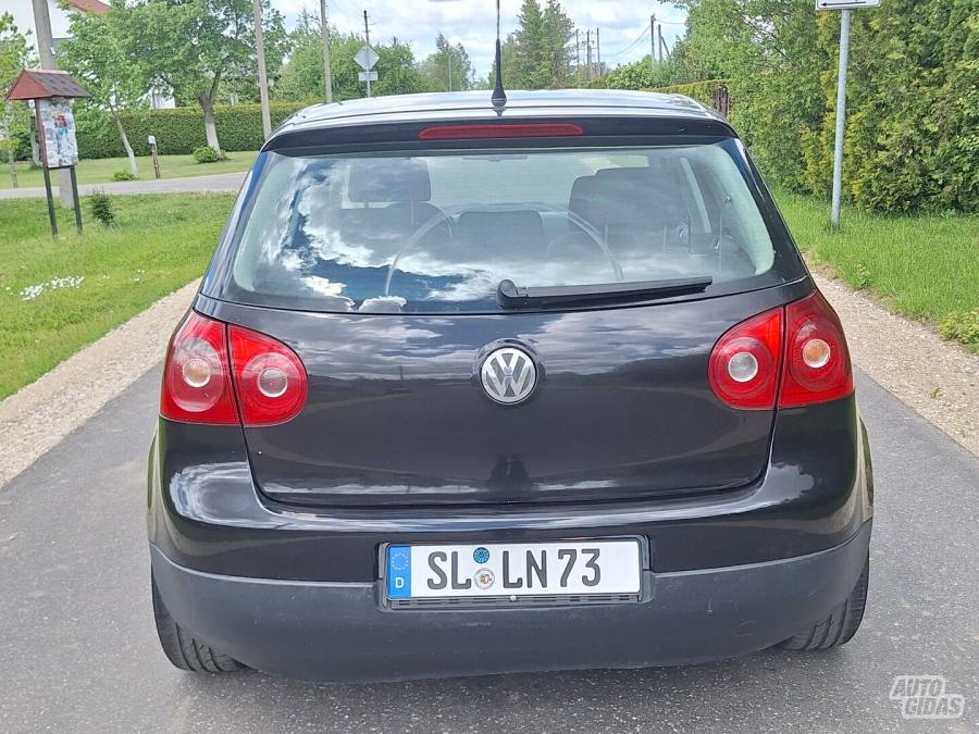 Black Volkswagen Golf 2006 in Mazeikiai, with an engine capacity of 2.00 L and mileage of 223 thousand km for 2750 €, photo 10 on AUTOMOTO.COM.LV