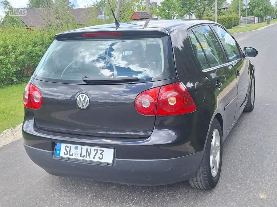 Black Volkswagen Golf 2006 in Mazeikiai, with an engine capacity of 2.00 L and mileage of 223 thousand km for 2750 €, photo 11 on AUTOMOTO.COM.LV