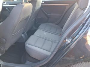 Black Volkswagen Golf 2006 in Mazeikiai, with an engine capacity of 2.00 L and mileage of 223 thousand km for 2750 €, photo 16 on AUTOMOTO.COM.LV