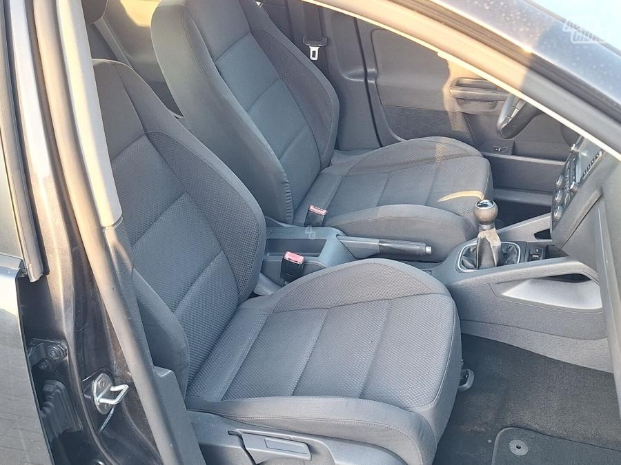 Black Volkswagen Golf 2006 in Mazeikiai, with an engine capacity of 2.00 L and mileage of 223 thousand km for 2750 €, photo 20 on AUTOMOTO.COM.LV