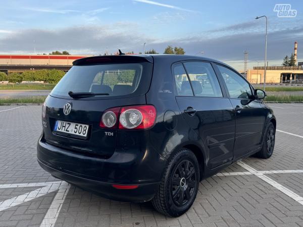 Black Volkswagen Golf 2006 in Panevezys, with an engine capacity of 1.90 L and mileage of 350 thousand km for 840 €, photo 5 on AUTOMOTO.COM.LV