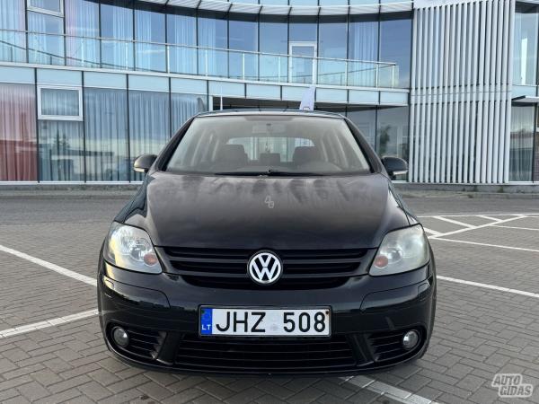 Black Volkswagen Golf 2006 in Panevezys, with an engine capacity of 1.90 L and mileage of 350 thousand km for 840 €, photo 2 on AUTOMOTO.COM.LV