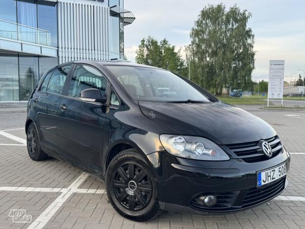 Black Volkswagen Golf 2006 in Panevezys, with an engine capacity of 1.90 L and mileage of 350 thousand km for 840 €, photo 3 on AUTOMOTO.COM.LV