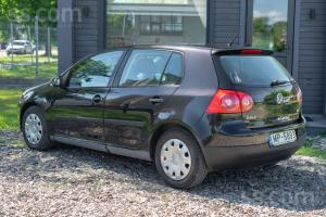 Black Volkswagen Golf 2006 in Liepaja, with an engine capacity of 1.90 L and mileage of 338 thousand km for 2200 €, photo 4 on AUTOMOTO.COM.LV