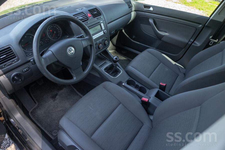 Black Volkswagen Golf 2006 in Liepaja, with an engine capacity of 1.90 L and mileage of 338 thousand km for 2200 €, photo 8 on AUTOMOTO.COM.LV