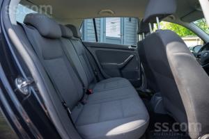 Black Volkswagen Golf 2006 in Liepaja, with an engine capacity of 1.90 L and mileage of 338 thousand km for 2200 €, photo 12 on AUTOMOTO.COM.LV