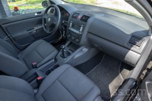 Black Volkswagen Golf 2006 in Liepaja, with an engine capacity of 1.90 L and mileage of 338 thousand km for 2200 €, photo 13 on AUTOMOTO.COM.LV