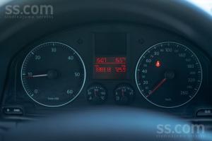 Black Volkswagen Golf 2006 in Liepaja, with an engine capacity of 1.90 L and mileage of 338 thousand km for 2200 €, photo 14 on AUTOMOTO.COM.LV