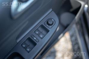 Black Volkswagen Golf 2006 in Liepaja, with an engine capacity of 1.90 L and mileage of 338 thousand km for 2200 €, photo 17 on AUTOMOTO.COM.LV