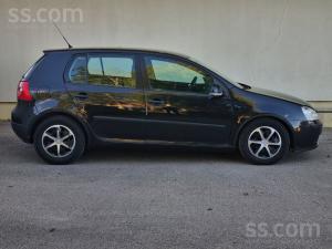 Melns Volkswagen Golf 2006 Ogre, ar dzinēja tilpumu 1.60 L un nobraukumu 299 tūkst. km par 1950 €, foto 5 vietnē AUTOMOTO.COM.LV