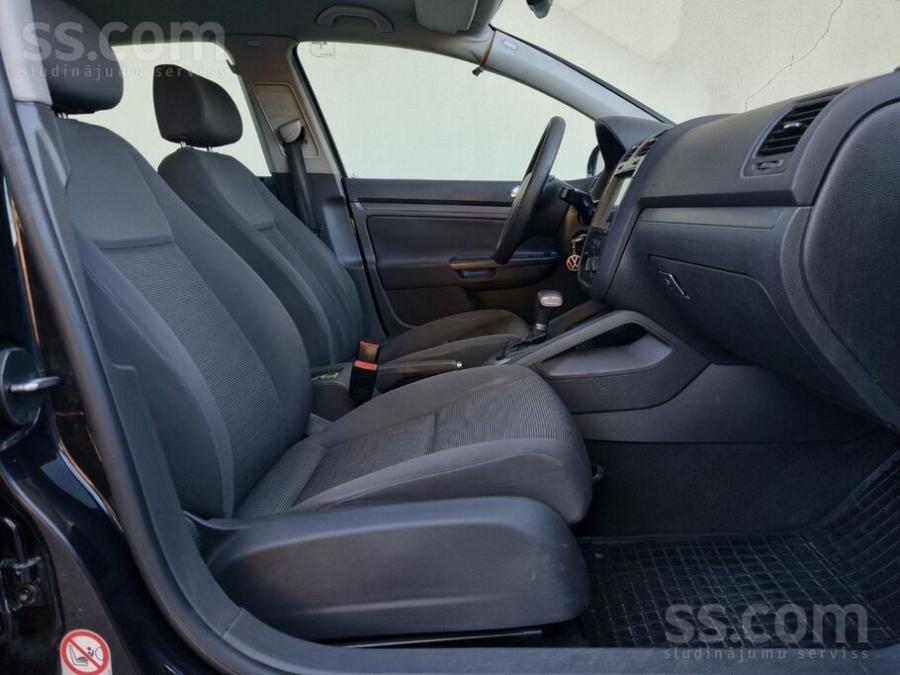 Melns Volkswagen Golf 2006 Ogre, ar dzinēja tilpumu 1.60 L un nobraukumu 299 tūkst. km par 1950 €, foto 10 vietnē AUTOMOTO.COM.LV