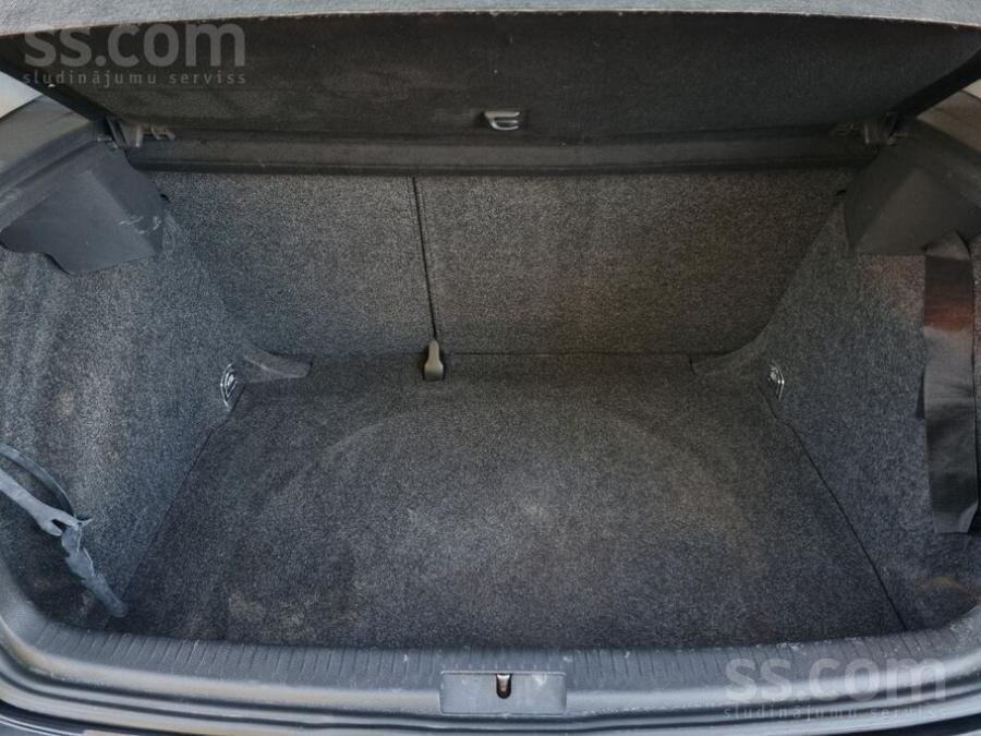 Melns Volkswagen Golf 2006 Ogre, ar dzinēja tilpumu 1.60 L un nobraukumu 299 tūkst. km par 1950 €, foto 21 vietnē AUTOMOTO.COM.LV