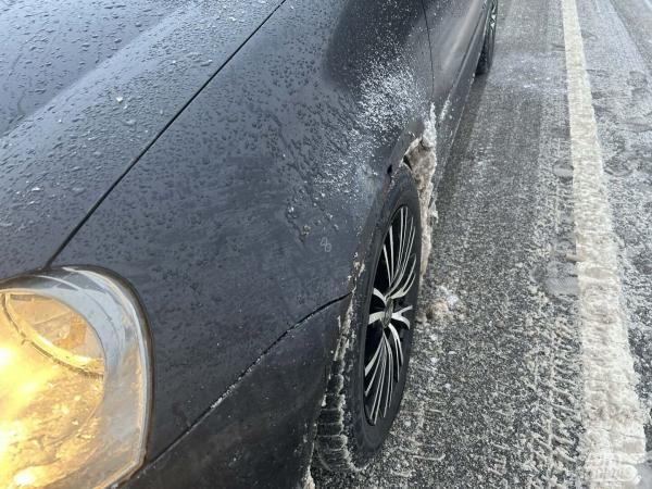 Melns Volkswagen Golf 2006 Panevēža, ar dzinēja tilpumu 2.00 L un nobraukumu 320 tūkst. km par 1250 €, foto 5 vietnē AUTOMOTO.COM.LV