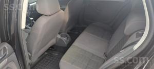 Black Volkswagen Golf 2006 in Bauska, with an engine capacity of 1.90 L and mileage of 440 thousand km for 1850 €, photo 7 on AUTOMOTO.COM.LV