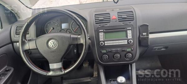 Melns Volkswagen Golf 2006 Bauska, ar dzinēja tilpumu 1.90 L un nobraukumu 440 tūkst. km par 1850 €, foto 8 vietnē AUTOMOTO.COM.LV