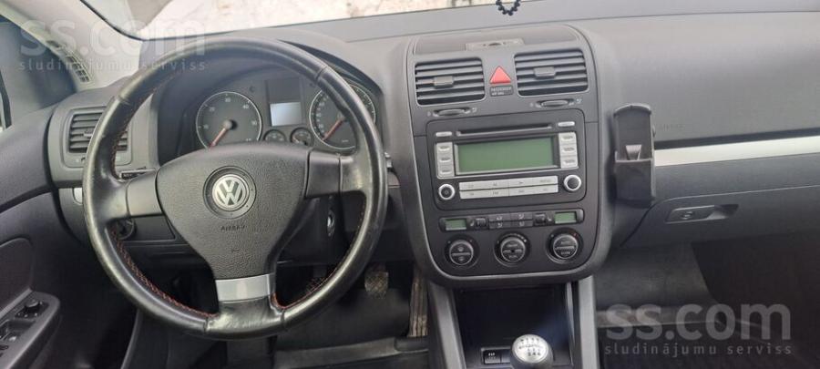 Black Volkswagen Golf 2006 in Bauska, with an engine capacity of 1.90 L and mileage of 440 thousand km for 1850 €, photo 9 on AUTOMOTO.COM.LV