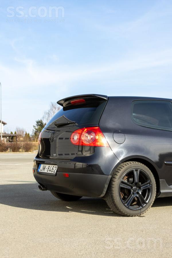 Melns Volkswagen Golf 2006 Rīga, ar dzinēja tilpumu 2.00 L un nobraukumu 299 tūkst. km par 2999 €, foto 10 vietnē AUTOMOTO.COM.LV