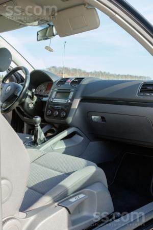 Melns Volkswagen Golf 2006 Rīga, ar dzinēja tilpumu 2.00 L un nobraukumu 299 tūkst. km par 2999 €, foto 17 vietnē AUTOMOTO.COM.LV