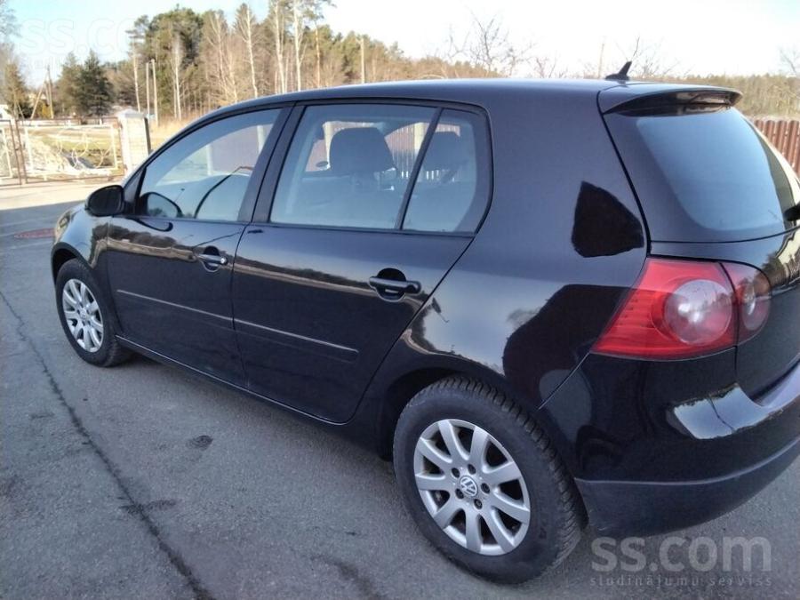 Melns Volkswagen Golf 2006 Rēzekne, ar dzinēja tilpumu 2.00 L un nobraukumu 255 tūkst. km par 2450 €, foto 5 vietnē AUTOMOTO.COM.LV