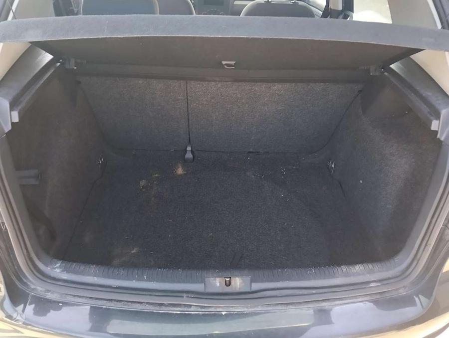 Melns Volkswagen Golf 2006 Viļņa, ar dzinēja tilpumu 1.90 L un nobraukumu 291 tūkst. km par 950 €, foto 4 vietnē AUTOMOTO.COM.LV