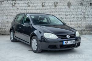 Melns Volkswagen Golf 2006 Liepāja, ar dzinēja tilpumu 1.90 L un nobraukumu 338 tūkst. km par 2200 €, foto  vietnē AUTOMOTO.COM.LV
