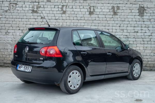 Black Volkswagen Golf 2006 in Liepaja, with an engine capacity of 1.90 L and mileage of 338 thousand km for 2200 €, photo 6 on AUTOMOTO.COM.LV