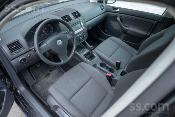 Black Volkswagen Golf 2006 in Liepaja, with an engine capacity of 1.90 L and mileage of 338 thousand km for 2200 €, photo 8 on AUTOMOTO.COM.LV