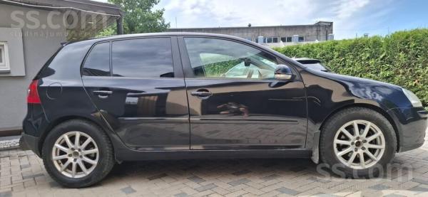 Melns Volkswagen Golf 2006 Jelgava, ar dzinēja tilpumu 1.90 L un nobraukumu 203 tūkst. km par 2550 €, foto 3 vietnē AUTOMOTO.COM.LV