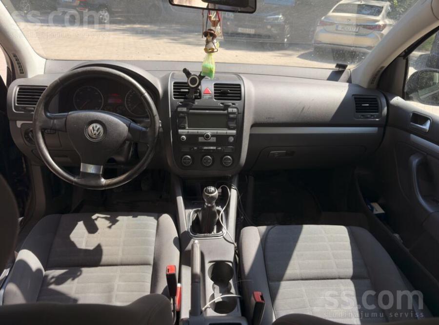 Melns Volkswagen Golf 2006 Jūrmala, ar dzinēja tilpumu 1.90 L un nobraukumu 297 tūkst. km par 2000 €, foto 6 vietnē AUTOMOTO.COM.LV